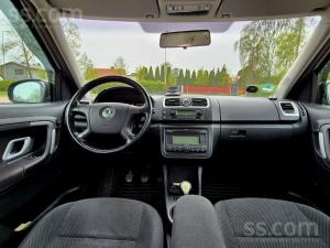 Melns Skoda Roomster 2008 Jelgava, ar dzinēja tilpumu 1.90 L un nobraukumu 287 tūkst. km par 3650 €, foto 12 vietnē AUTOMOTO.COM.LV