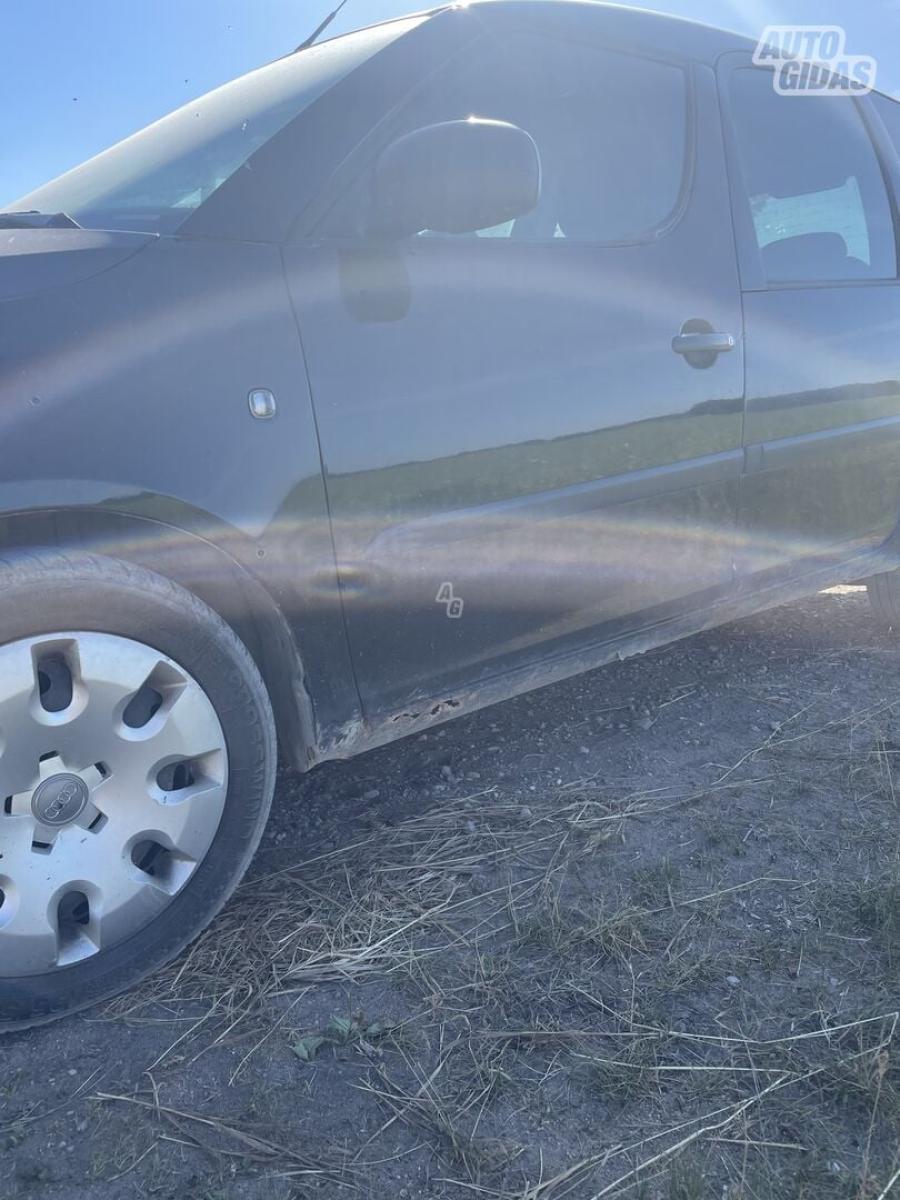 Melns Skoda Roomster 2006 Utena, ar dzinēja tilpumu 1.90 L un nobraukumu 617 tūkst. km par 650 €, foto 9 vietnē AUTOMOTO.COM.LV
