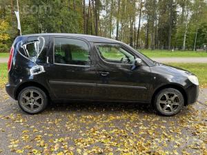 Черный Шкода Румстер 2009 в Рига, объемом двигателя 1.40 л и пробегом 215 тыс. км за 1500 €, фото 5 на AUTOMOTO.COM.LV