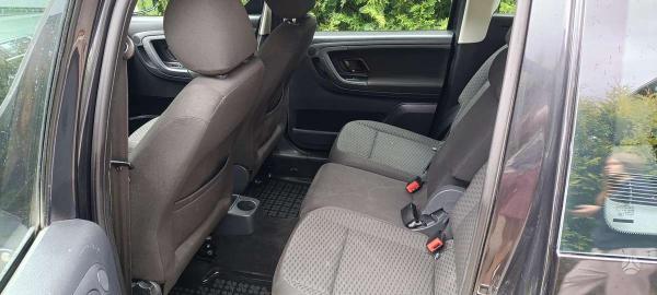 Black Skoda Roomster 2011 in Kaunas, with an engine capacity of 1.60 L and mileage of 198 thousand km for 2750 €, photo 8 on AUTOMOTO.COM.LV