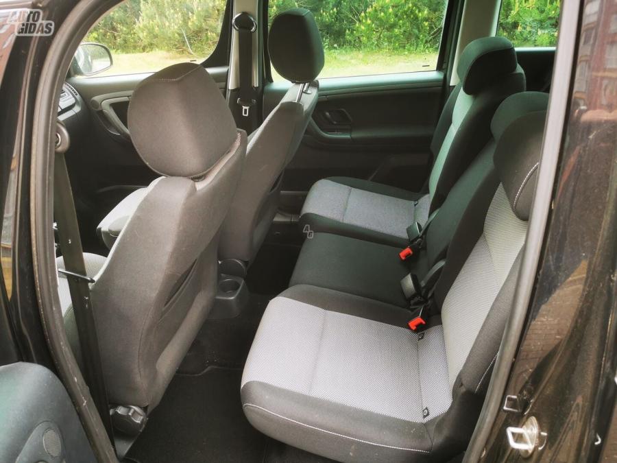 Melns Skoda Roomster 2014 Klaipėda, ar dzinēja tilpumu 1.60 L un nobraukumu 203 tūkst. km par 3990 €, foto 26 vietnē AUTOMOTO.COM.LV