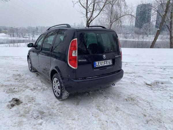 Melns Skoda Roomster 2015 Kauņa, ar dzinēja tilpumu 1.20 L un nobraukumu 184 tūkst. km par 4100 €, foto 2 vietnē AUTOMOTO.COM.LV