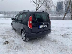 Black Skoda Roomster 2015 in Kaunas, with an engine capacity of 1.20 L and mileage of 184 thousand km for 4100 €, photo 2 on AUTOMOTO.COM.LV