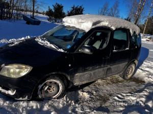 Black Skoda Roomster 2007 in Tallinn, with an engine capacity of 1.60 L and mileage of 220 thousand km for 1001 €, photo 2 on AUTOMOTO.COM.LV