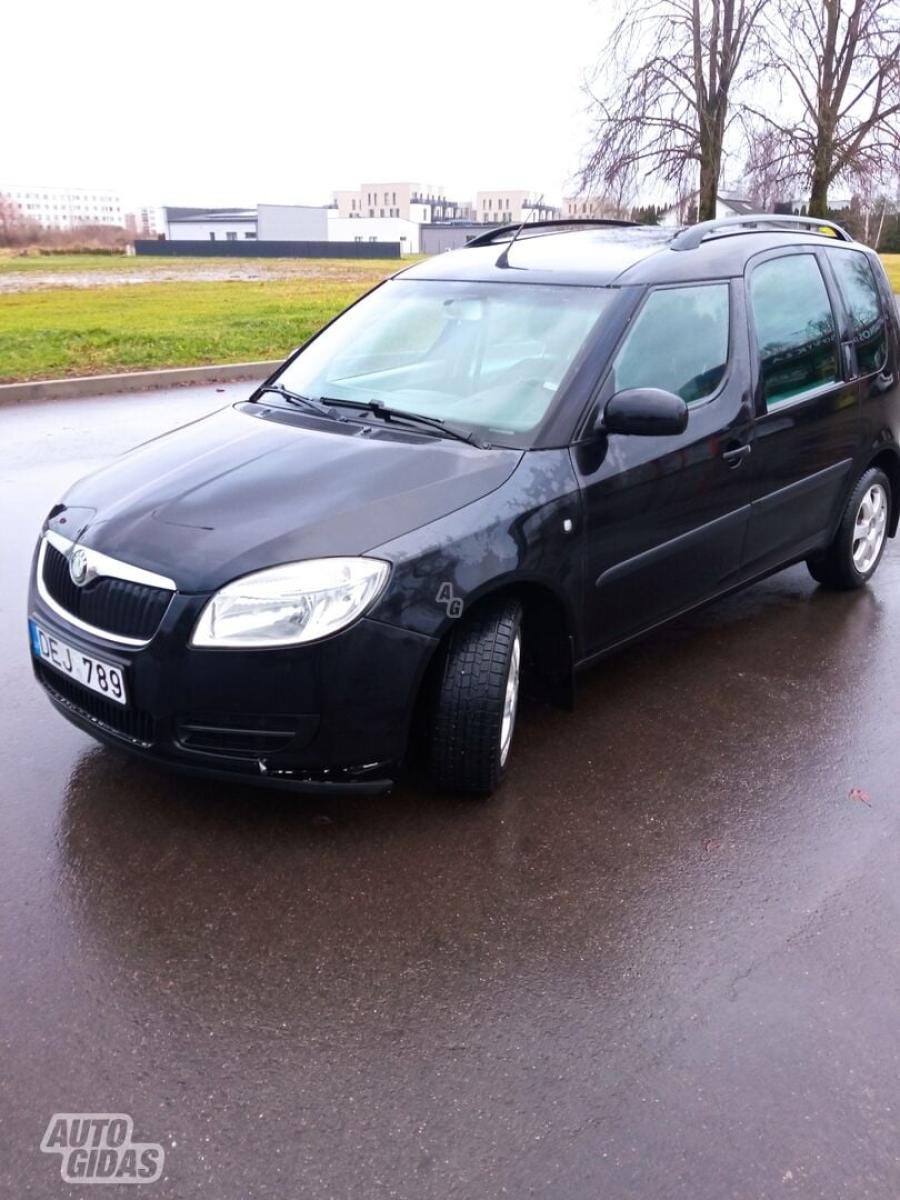 Black Skoda Roomster 2007 in Panevezys, with an engine capacity of 1.40 L and mileage of 140 thousand km for 1200 €, photo 1 on AUTOMOTO.COM.LV
