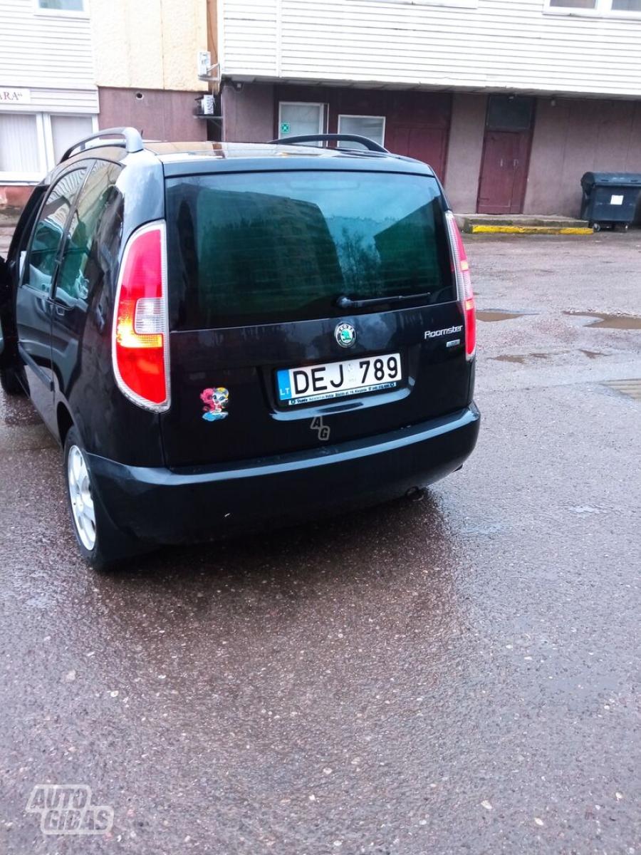 Black Skoda Roomster 2007 in Panevezys, with an engine capacity of 1.40 L and mileage of 140 thousand km for 1200 €, photo 13 on AUTOMOTO.COM.LV