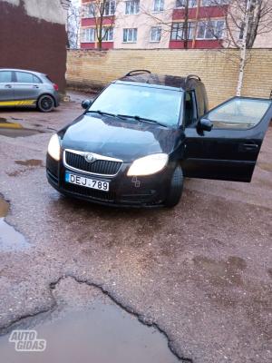 Black Skoda Roomster 2007 in Panevezys, with an engine capacity of 1.40 L and mileage of 140 thousand km for 1200 €, photo 15 on AUTOMOTO.COM.LV