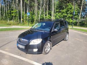 Melns Skoda Roomster 2008 Viļņa, ar dzinēja tilpumu 1.40 L un nobraukumu 286 tūkst. km par 1650 €, foto  vietnē AUTOMOTO.COM.LV
