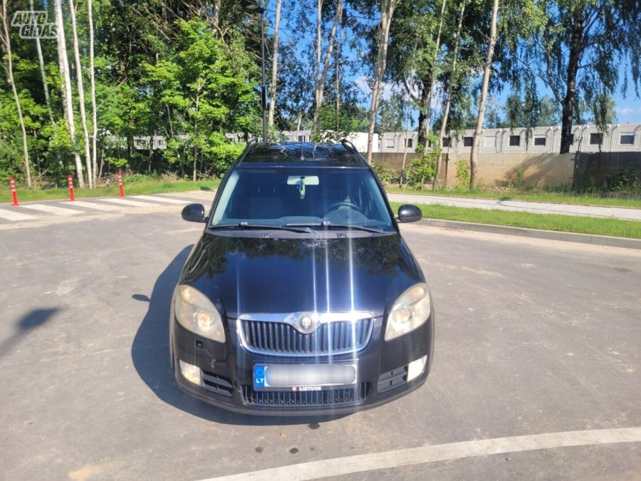 Melns Skoda Roomster 2008 Viļņa, ar dzinēja tilpumu 1.40 L un nobraukumu 286 tūkst. km par 1650 €, foto 3 vietnē AUTOMOTO.COM.LV