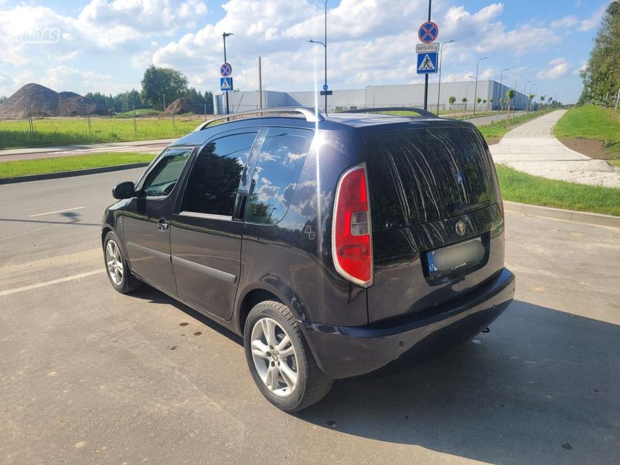 Melns Skoda Roomster 2008 Viļņa, ar dzinēja tilpumu 1.40 L un nobraukumu 286 tūkst. km par 1650 €, foto 5 vietnē AUTOMOTO.COM.LV