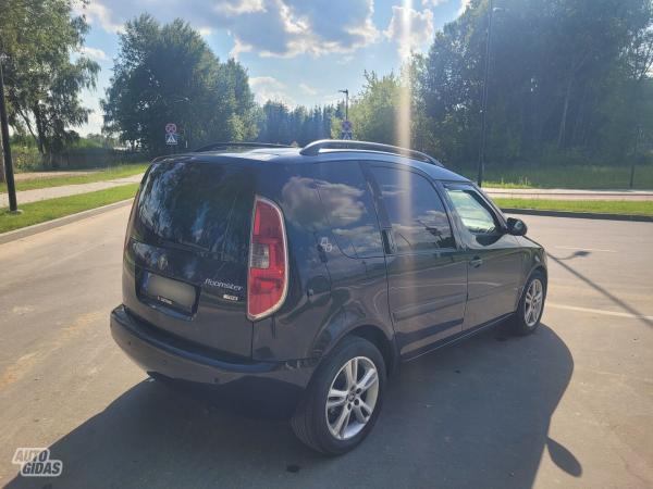 Black Skoda Roomster 2008 in Vilnius, with an engine capacity of 1.40 L and mileage of 286 thousand km for 1650 €, photo 6 on AUTOMOTO.COM.LV