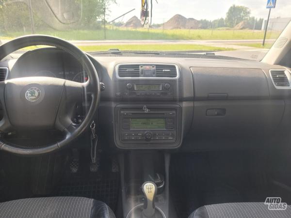 Black Skoda Roomster 2008 in Vilnius, with an engine capacity of 1.40 L and mileage of 286 thousand km for 1650 €, photo 9 on AUTOMOTO.COM.LV