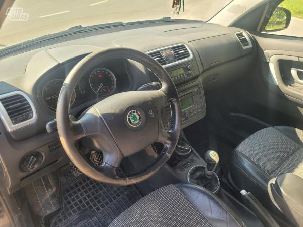 Black Skoda Roomster 2008 in Vilnius, with an engine capacity of 1.40 L and mileage of 286 thousand km for 1650 €, photo 10 on AUTOMOTO.COM.LV
