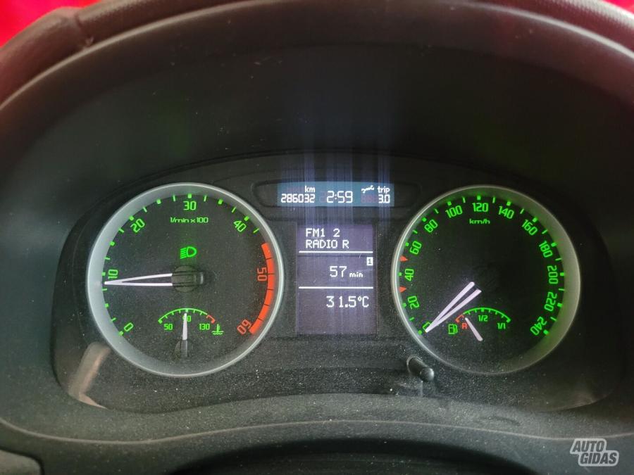 Melns Skoda Roomster 2008 Viļņa, ar dzinēja tilpumu 1.40 L un nobraukumu 286 tūkst. km par 1650 €, foto 12 vietnē AUTOMOTO.COM.LV