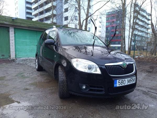 Black Skoda Roomster 2009 in Tallinn, with an engine capacity of 1.40 L and mileage of 396 thousand km for 2350 €, photo 1 on AUTOMOTO.COM.LV