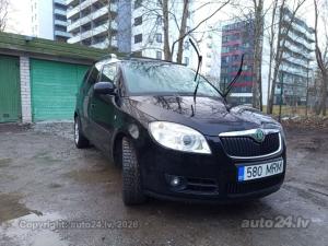 Melns Skoda Roomster 2009 Tallina, ar dzinēja tilpumu 1.40 L un nobraukumu 396 tūkst. km par 2350 €, foto  vietnē AUTOMOTO.COM.LV