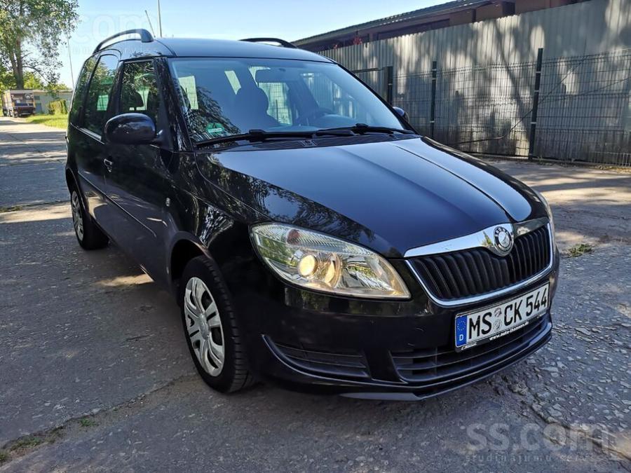 Black Skoda Roomster 2011 in Riga, with an engine capacity of 1.20 L and mileage of 0 thousand km for 2990 €, photo 1 on AUTOMOTO.COM.LV