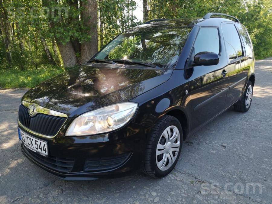 Black Skoda Roomster 2011 in Riga, with an engine capacity of 1.20 L and mileage of 0 thousand km for 2990 €, photo 3 on AUTOMOTO.COM.LV