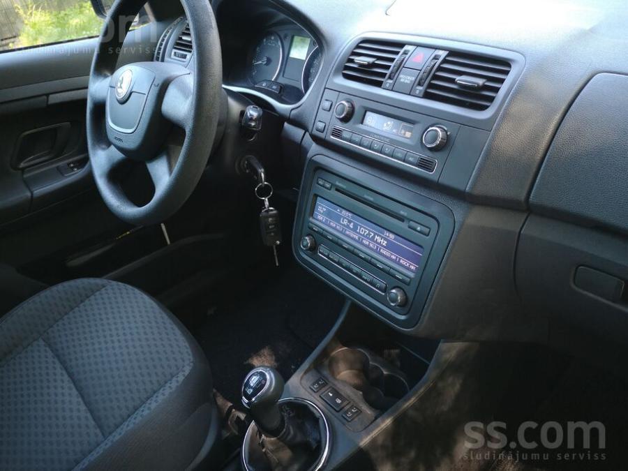 Black Skoda Roomster 2011 in Riga, with an engine capacity of 1.20 L and mileage of 0 thousand km for 2990 €, photo 14 on AUTOMOTO.COM.LV