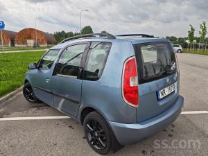 Blue Skoda Roomster 2007 in Valmiera, with an engine capacity of 1.40 L and mileage of 250 thousand km for 2700 €, photo 5 on AUTOMOTO.COM.LV