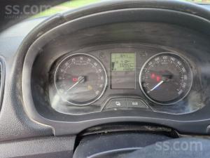 Blue Skoda Roomster 2012 in Tukums, with an engine capacity of 1.60 L and mileage of 332 thousand km for 2030 €, photo 10 on AUTOMOTO.COM.LV