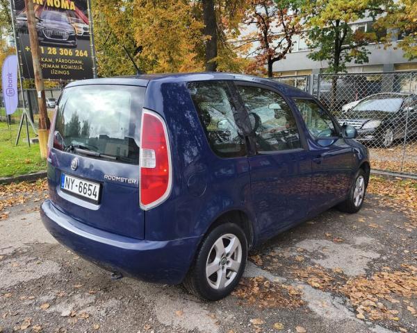 Blue Skoda Roomster 2015 in Jelgava, with an engine capacity of 1.40 L and mileage of 0 thousand km for 1990 €, photo 3 on AUTOMOTO.COM.LV