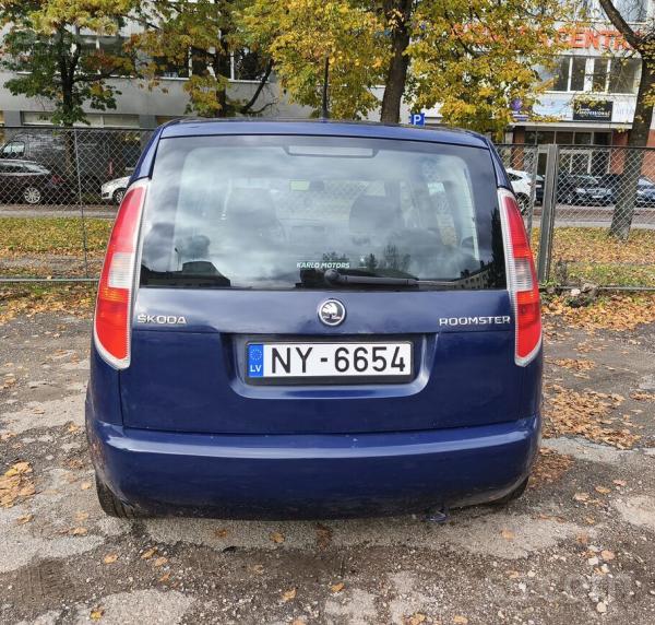Blue Skoda Roomster 2015 in Jelgava, with an engine capacity of 1.40 L and mileage of 0 thousand km for 1990 €, photo 6 on AUTOMOTO.COM.LV