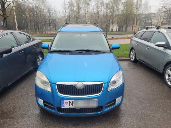 Zils Skoda Roomster 2007 Viļņa, ar dzinēja tilpumu 1.40 L un nobraukumu 300 tūkst. km par 850 €, foto 2 vietnē AUTOMOTO.COM.LV