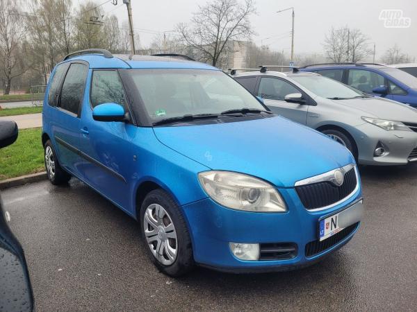 Zils Skoda Roomster 2007 Viļņa, ar dzinēja tilpumu 1.40 L un nobraukumu 300 tūkst. km par 850 €, foto 3 vietnē AUTOMOTO.COM.LV