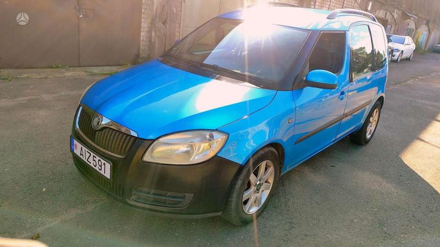 Zils Skoda Roomster 2007 Viļņa, ar dzinēja tilpumu 1.39 L un nobraukumu 290 tūkst. km par 1550 €, foto 1 vietnē AUTOMOTO.COM.LV
