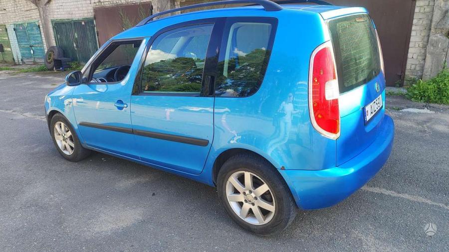 Zils Skoda Roomster 2007 Viļņa, ar dzinēja tilpumu 1.39 L un nobraukumu 290 tūkst. km par 1550 €, foto 4 vietnē AUTOMOTO.COM.LV