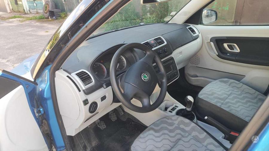 Zils Skoda Roomster 2007 Viļņa, ar dzinēja tilpumu 1.39 L un nobraukumu 290 tūkst. km par 1550 €, foto 7 vietnē AUTOMOTO.COM.LV