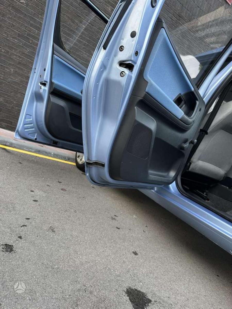 Zils Skoda Roomster 2008 Klaipėda, ar dzinēja tilpumu 1.42 L un nobraukumu 200 tūkst. km par 1999 €, foto 17 vietnē AUTOMOTO.COM.LV