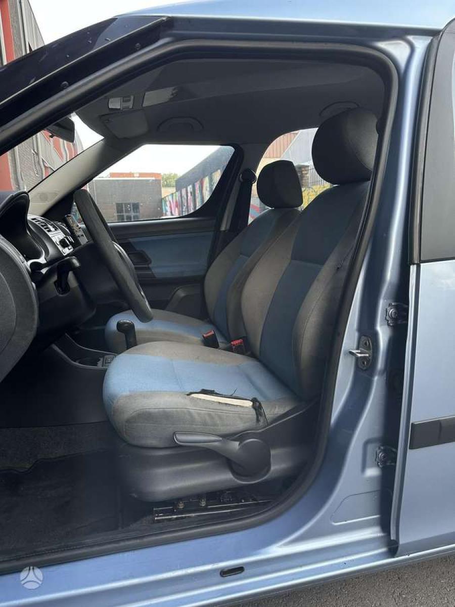 Zils Skoda Roomster 2008 Klaipėda, ar dzinēja tilpumu 1.42 L un nobraukumu 200 tūkst. km par 1999 €, foto 22 vietnē AUTOMOTO.COM.LV