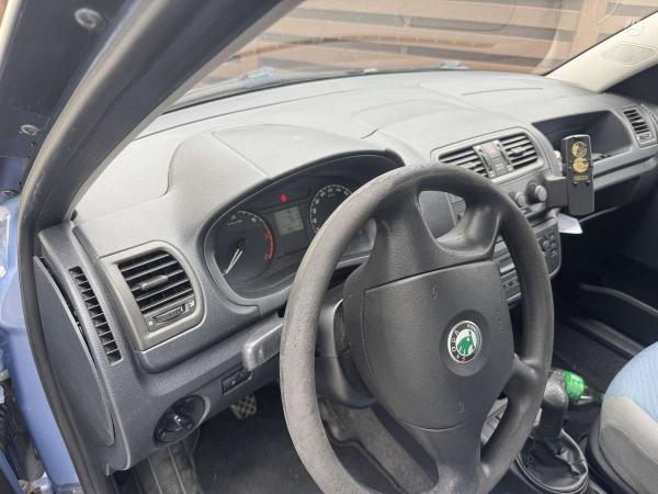 Zils Skoda Roomster 2008 Klaipėda, ar dzinēja tilpumu 1.42 L un nobraukumu 206 tūkst. km par 1900 €, foto 6 vietnē AUTOMOTO.COM.LV