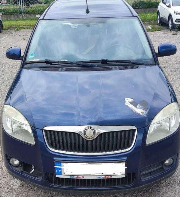 Zils Skoda Roomster 2008 Klaipėda, ar dzinēja tilpumu 1.90 L un nobraukumu 290 tūkst. km par 480 €, foto 3 vietnē AUTOMOTO.COM.LV
