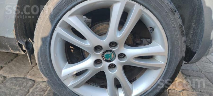Zils Skoda Roomster 2008 Rīga, ar dzinēja tilpumu 1.60 L un nobraukumu 175 tūkst. km par 3300 €, foto 12 vietnē AUTOMOTO.COM.LV