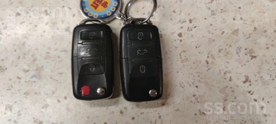 Zils Skoda Roomster 2008 Rīga, ar dzinēja tilpumu 1.60 L un nobraukumu 175 tūkst. km par 3300 €, foto 13 vietnē AUTOMOTO.COM.LV