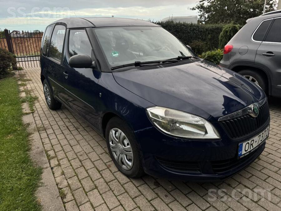 Blue Skoda Roomster 2011 in Riga, with an engine capacity of 1.60 L and mileage of 270 thousand km for 2200 €, photo 3 on AUTOMOTO.COM.LV