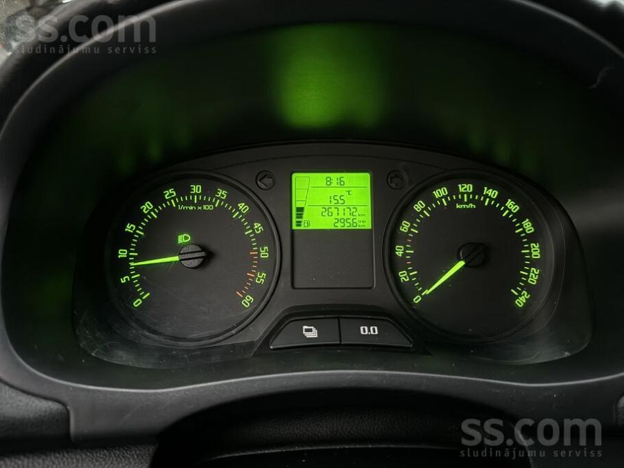 Blue Skoda Roomster 2011 in Riga, with an engine capacity of 1.60 L and mileage of 270 thousand km for 2200 €, photo 10 on AUTOMOTO.COM.LV