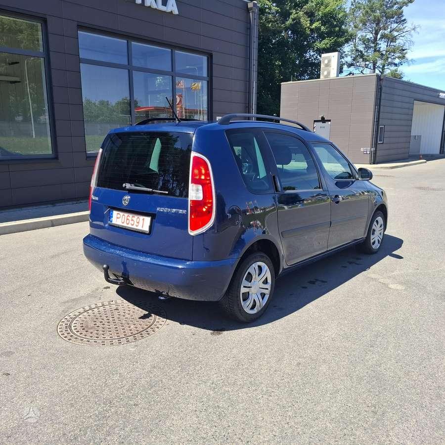 Zils Skoda Roomster 2013 Utena, ar dzinēja tilpumu 1.60 L un nobraukumu 243 tūkst. km par 2600 €, foto 5 vietnē AUTOMOTO.COM.LV