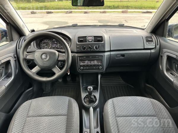 Zils Skoda Roomster 2013 Rīga, ar dzinēja tilpumu 1.60 L un nobraukumu 224 tūkst. km par 3400 €, foto 8 vietnē AUTOMOTO.COM.LV