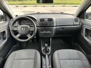 Zils Skoda Roomster 2013 Rīga, ar dzinēja tilpumu 1.60 L un nobraukumu 224 tūkst. km par 3400 €, foto 9 vietnē AUTOMOTO.COM.LV