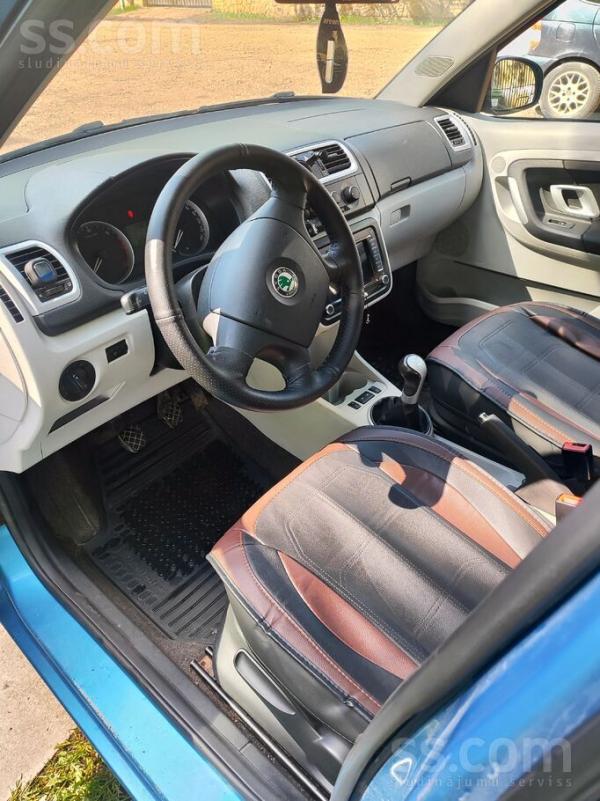 Zils Skoda Roomster 2010 Balvi, ar dzinēja tilpumu 1.40 L un nobraukumu 260 tūkst. km par 2200 €, foto 5 vietnē AUTOMOTO.COM.LV