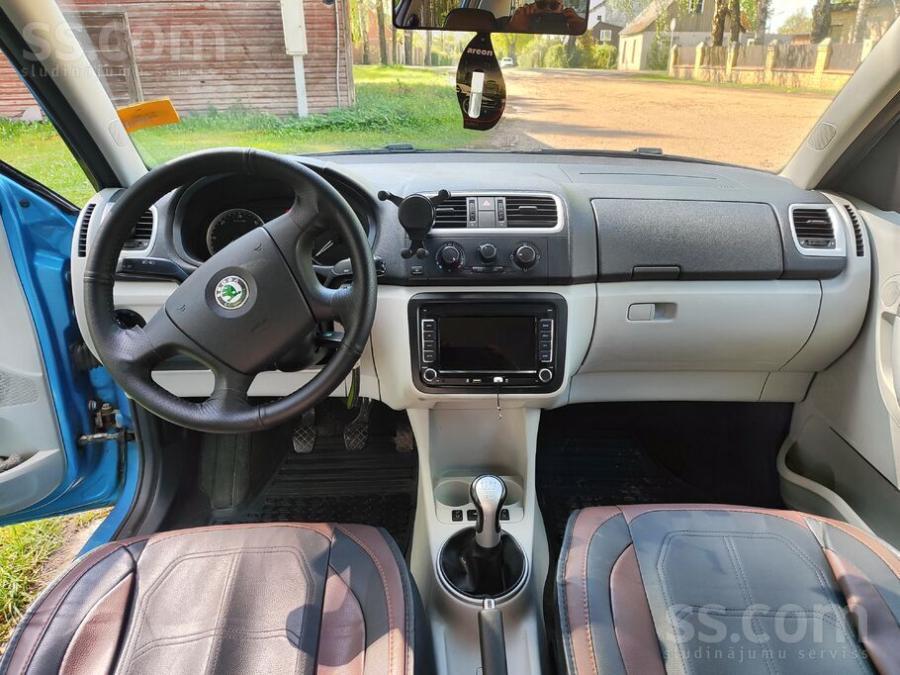 Zils Skoda Roomster 2010 Balvi, ar dzinēja tilpumu 1.40 L un nobraukumu 260 tūkst. km par 2200 €, foto 7 vietnē AUTOMOTO.COM.LV