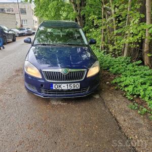 Blue Skoda Roomster 2011 in Riga, with an engine capacity of 1.60 L and mileage of 310 thousand km for 1950 €, photo  on AUTOMOTO.COM.LV