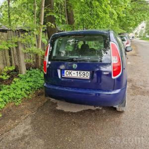 Blue Skoda Roomster 2011 in Riga, with an engine capacity of 1.60 L and mileage of 310 thousand km for 1950 €, photo 5 on AUTOMOTO.COM.LV