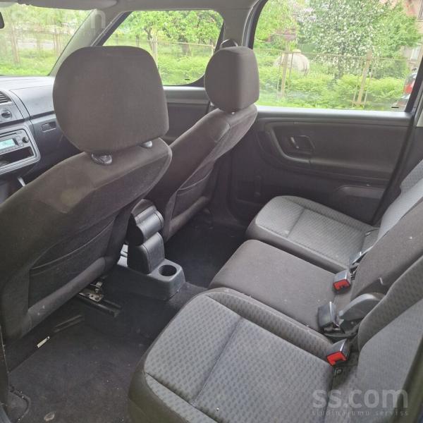 Zils Skoda Roomster 2011 Rīga, ar dzinēja tilpumu 1.60 L un nobraukumu 310 tūkst. km par 1950 €, foto 6 vietnē AUTOMOTO.COM.LV