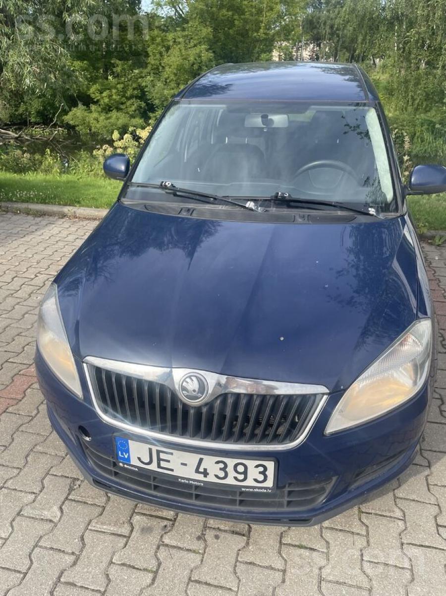 Blue Skoda Roomster 2013 in Riga, with an engine capacity of 1.20 L and mileage of 332 thousand km for 1950 €, photo 1 on AUTOMOTO.COM.LV