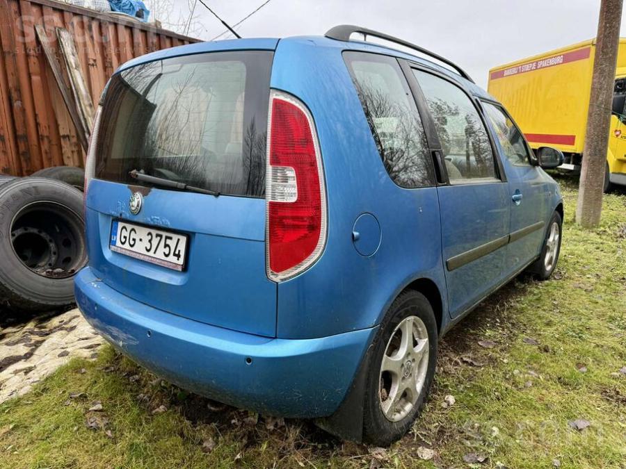 Zils Skoda Roomster 2006 Rīga, ar dzinēja tilpumu 1.60 L un nobraukumu 364 tūkst. km par 750 €, foto 3 vietnē AUTOMOTO.COM.LV